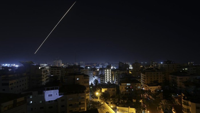 Balas Serangan Roket, Israel Gempur Kompleks Hamas di Gaza Balas Serangan Roket, Israel Gempur Kompleks Hamas di Gaza