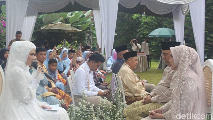 Foto-foto Momen Pernikahan Dahnil Anzar dengan Muna Soraya Putri