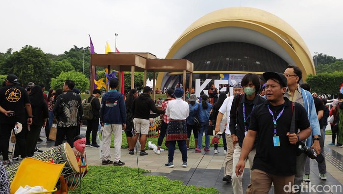 Hujan, Karisma Event Nusantara 2023 Tetap Semarak