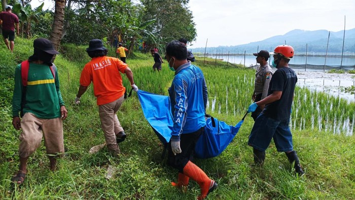 Bocah di Malang yang Tercebur Selokan Ditemukan Bocah di Malang yang Tercebur Selokan Ditemukan