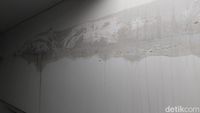 8 Cara Ampuh Mengatasi Dinding Rembes saat Musim Hujan