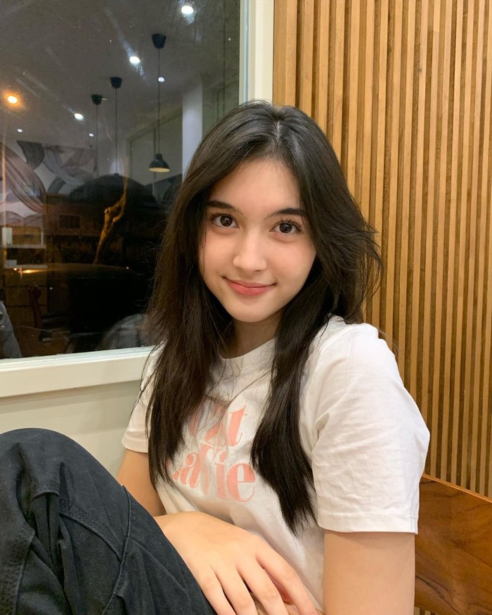 Gaby Rosse, Selebgram yang Cantik dan Kebiasaannya di Luar Nalar