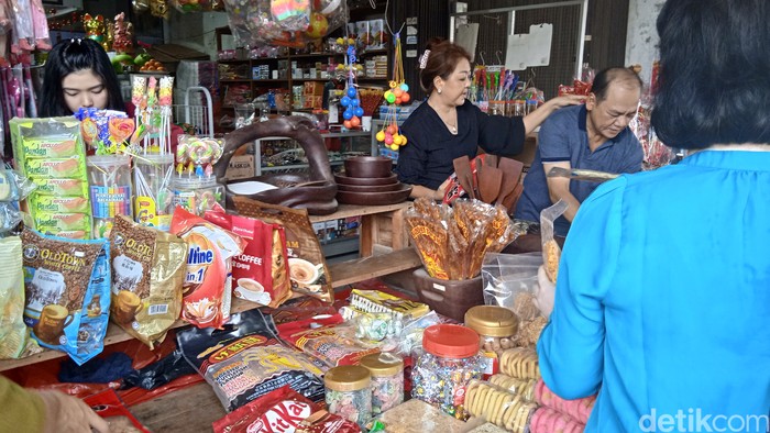 Ada Ikan Hiu Bintang hingga Terong Asam di Pasar Babi Kota Singkawang