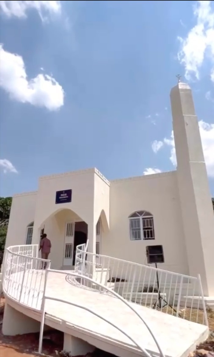 Penampakan Megahnya Masjid yang Dibangun Ivan Gunawan di Uganda
