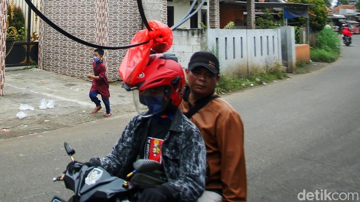 Awas! Ada Kabel Menjuntai di Jalan Tugu Macan Bogor