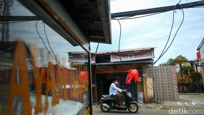 Awas! Ada Kabel Menjuntai di Jalan Tugu Macan Bogor