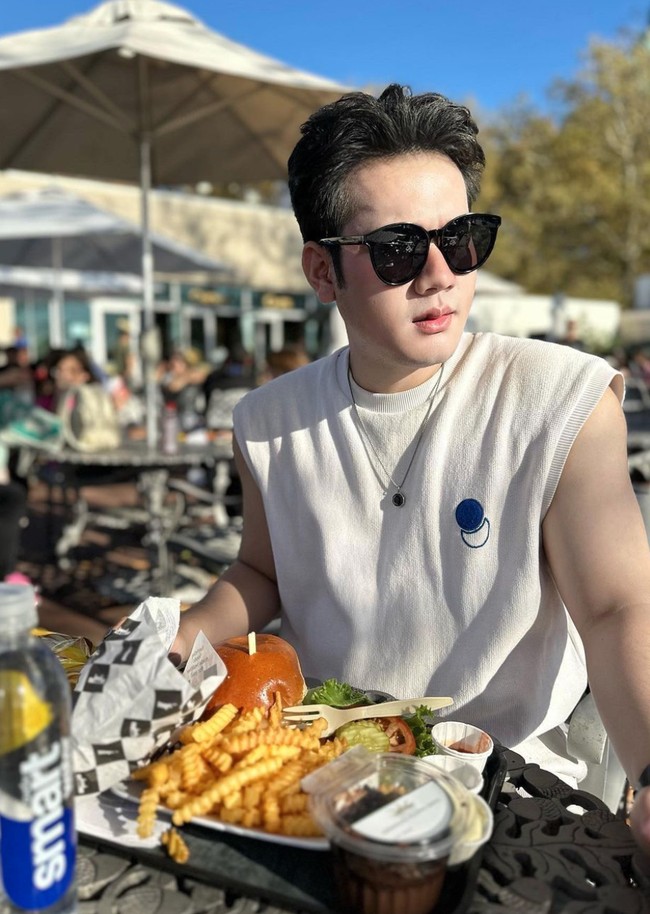 8 Pesona Deris Nagara, WNI Tampan Viral Jadi Presiden BEM Columbia ...