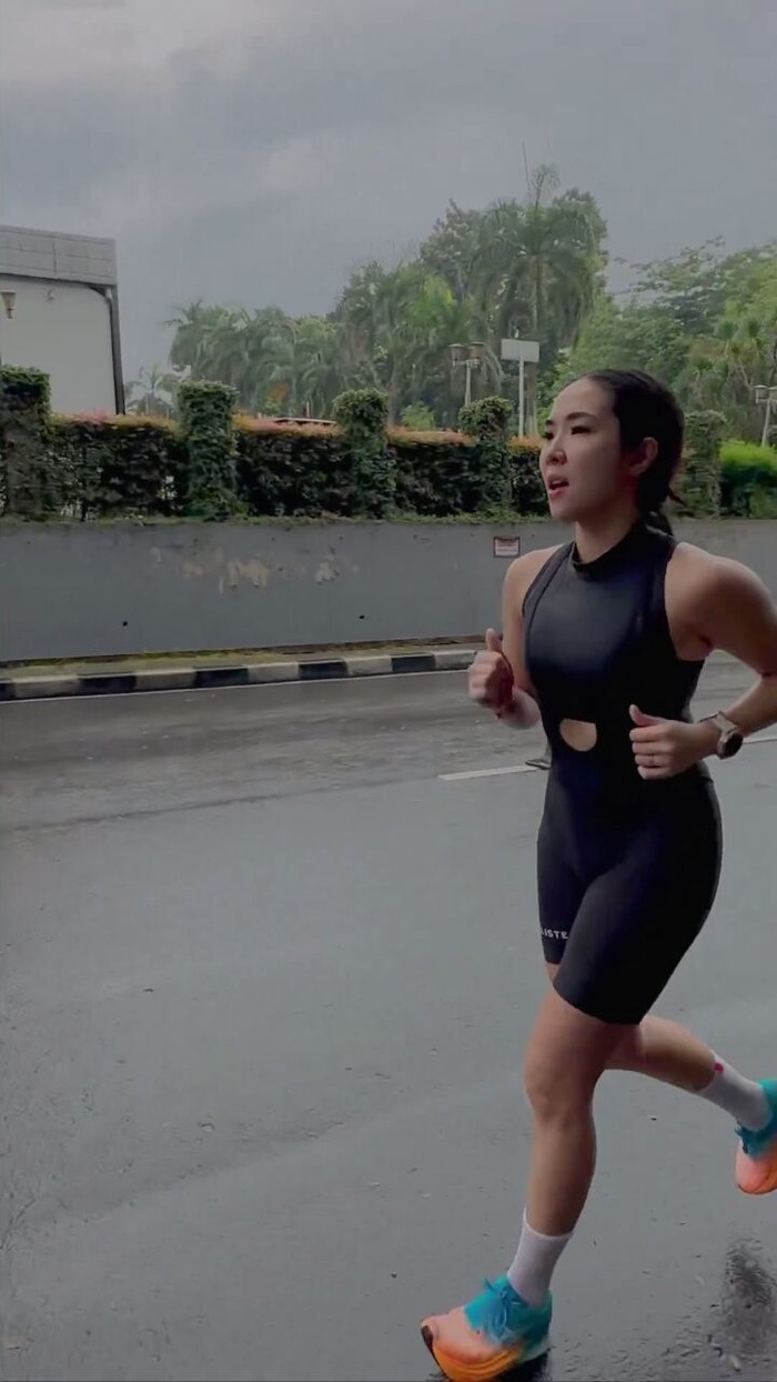 Gisel Basah Kuyup Latihan Demi Ikutan Triathlon