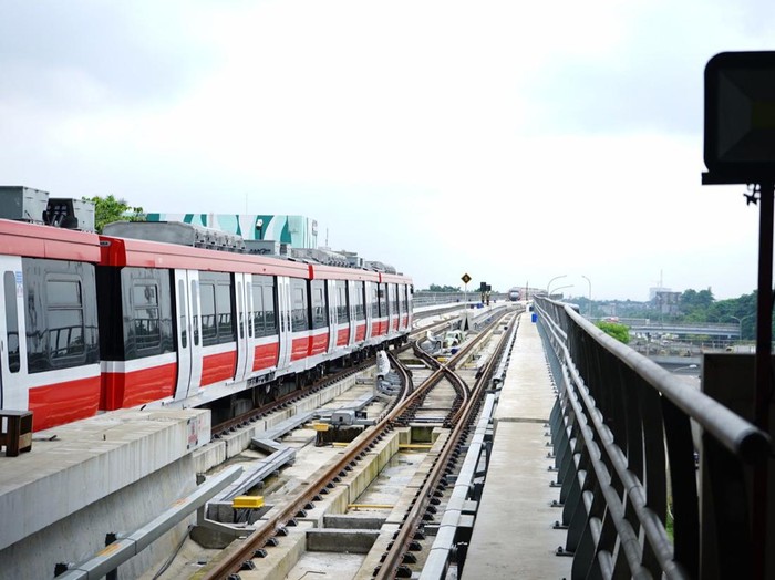 Penampakan Terkini LRT Jabodebek Jelang Operasi Juli