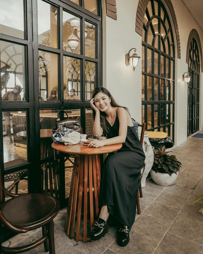 Terpesona Cantiknya Paras Selebgram Putri Setiawan