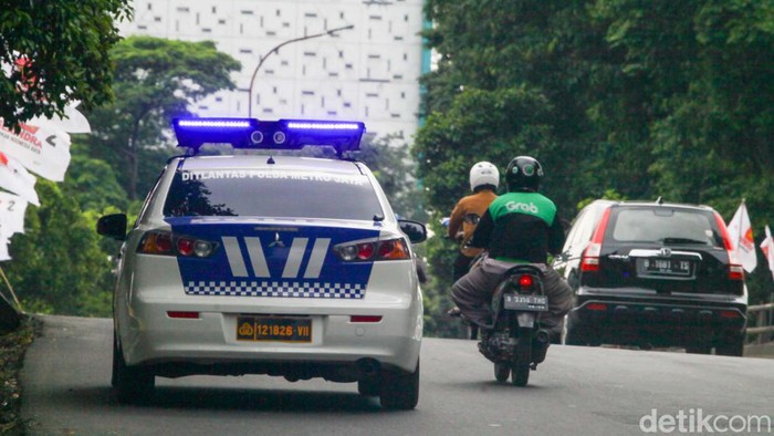 Operasi Keselamatan, Mobil Tilang Elektronik Wira-wiri