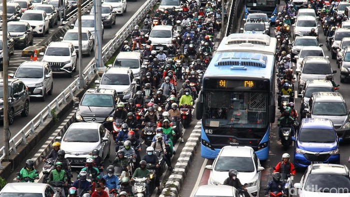 Jakarta Makin Macet, Negara Bisa Rugi Rp 71-100 T! - Upah.co.id Jakarta Makin Macet, Negara Bisa Rugi Rp 71-100 T! - Upah.co.id