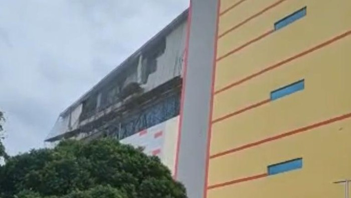 Gempa M 5,4 di Jayapura, Bangunan Mal Rusak-Kafe Hanyut ke Laut Gempa M 5,4 di Jayapura, Bangunan Mal Rusak-Kafe Hanyut ke Laut