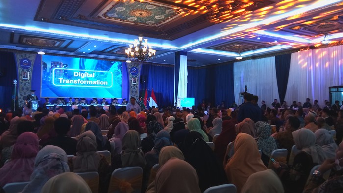 Potret Pengukuhan Prof M Syafi'i Antonio Guru Besar Ekonomi Islam ...