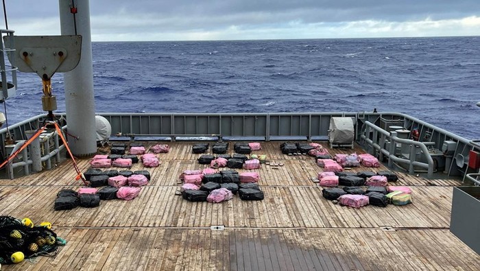 25 Kg Kokain Terdampar di Pantai Selayar Diduga Selundupan dari Kolombia