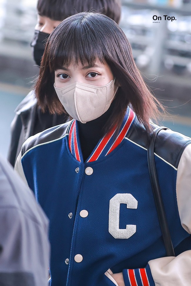 8 Foto Lisa BLACKPINK dengan Potongan Rambut Baru, Manglingi Fans