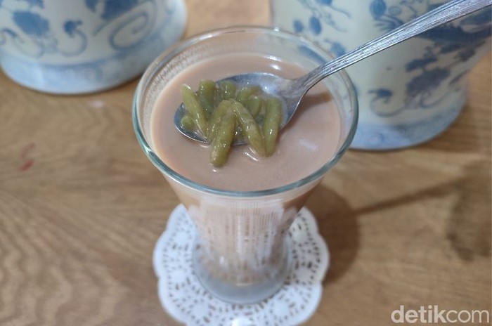 Nikmatnya Cendol Panas Pak Sofyan yang Melegenda di Siantar