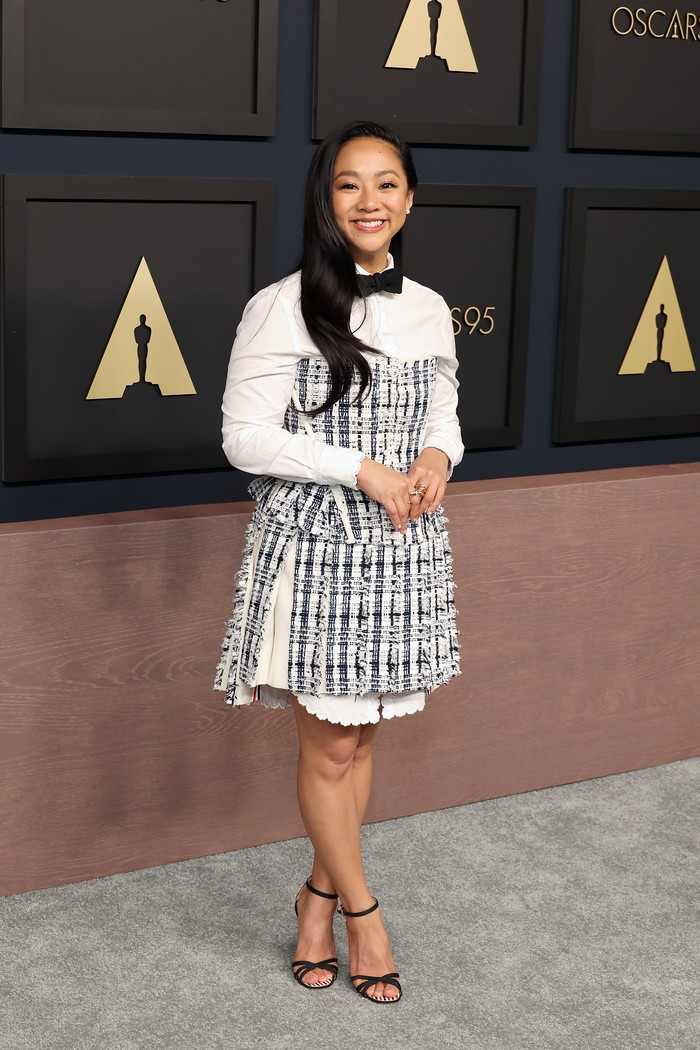 Senyum Stephanie Hsu di Luncheon Oscar Pertama