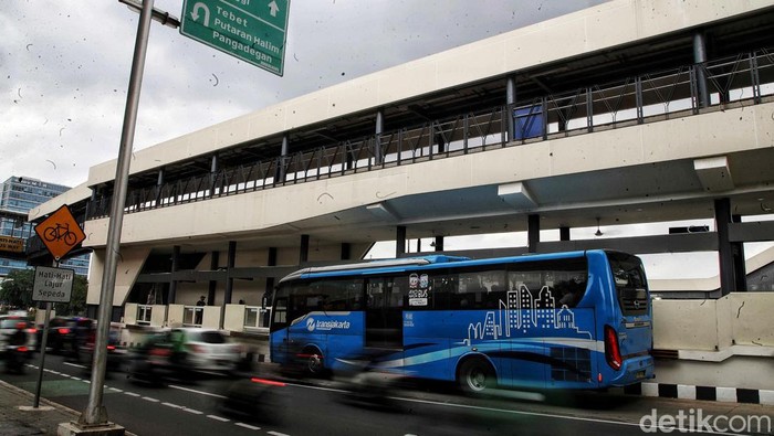 Sudah Dibuka! Potret Halte TiJe Cawang Cikoko yang Nyambung KRL hingga LRT