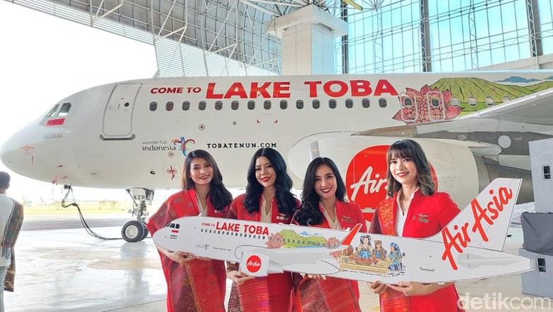 Dukung F1H2O, AirAsia Bawa 'Danau Toba' Terbang Keliling Indonesia