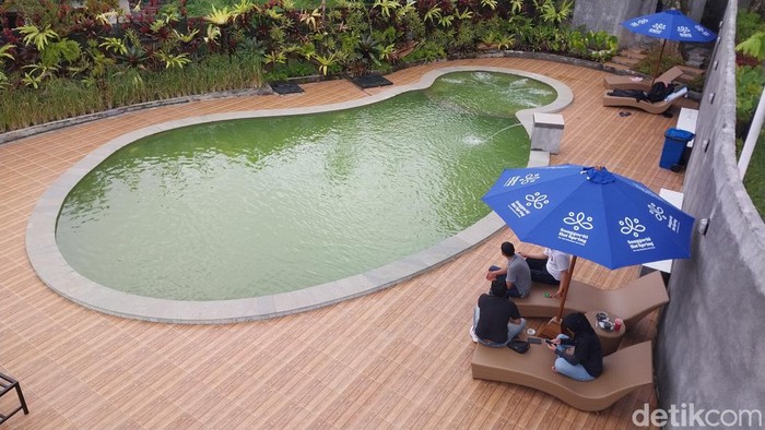 Asyiknya Kungkum Bareng di Whirpool Songgoriti Hot Spring Kota Batu Asyiknya Kungkum Bareng di Whirpool Songgoriti Hot Spring Kota Batu