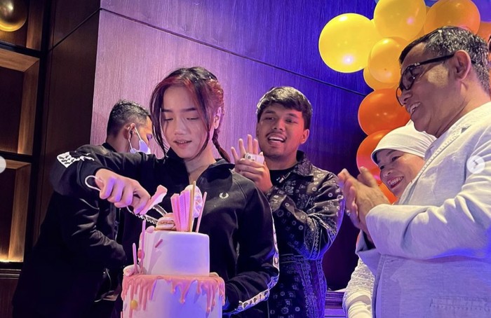 Fuji dan Thoriq Putus, Intip Lagi Kenangan Manisnya Saat Kulineran