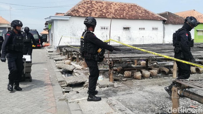Ledakan Bondet di Kota Pasuruan Lukai Dua Orang Paksa Jibom Turun Tangan