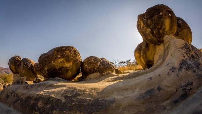 Begini Penampakan Trovant, Batu Misterius dari Rumania yang 'Bernyawa'