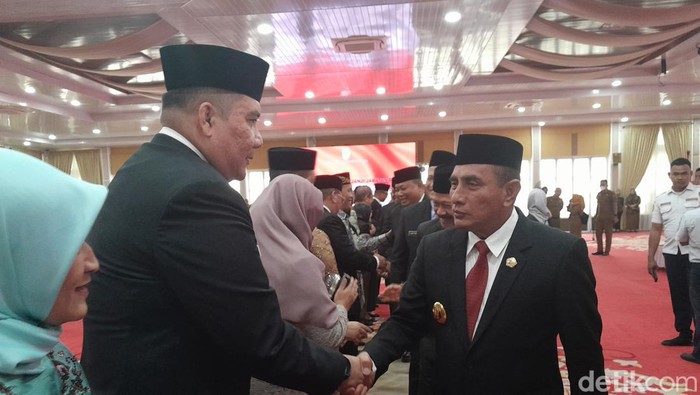 Kelalaian Kepala BKD Bikin Gubsu Edy Lantik Pejabat yang Sudah Meninggal Kelalaian Kepala BKD Bikin Gubsu Edy Lantik Pejabat yang Sudah Meninggal