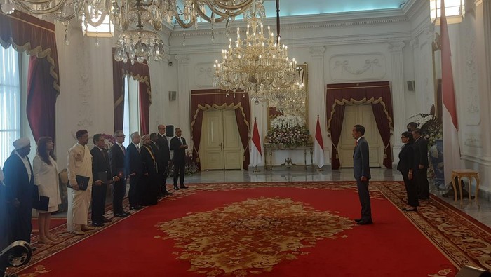 Jokowi Terima Surat Kepercayaan Dubes Korsel hingga Dubes Arab Saudi Jokowi Terima Surat Kepercayaan Dubes Korsel hingga Dubes Arab Saudi