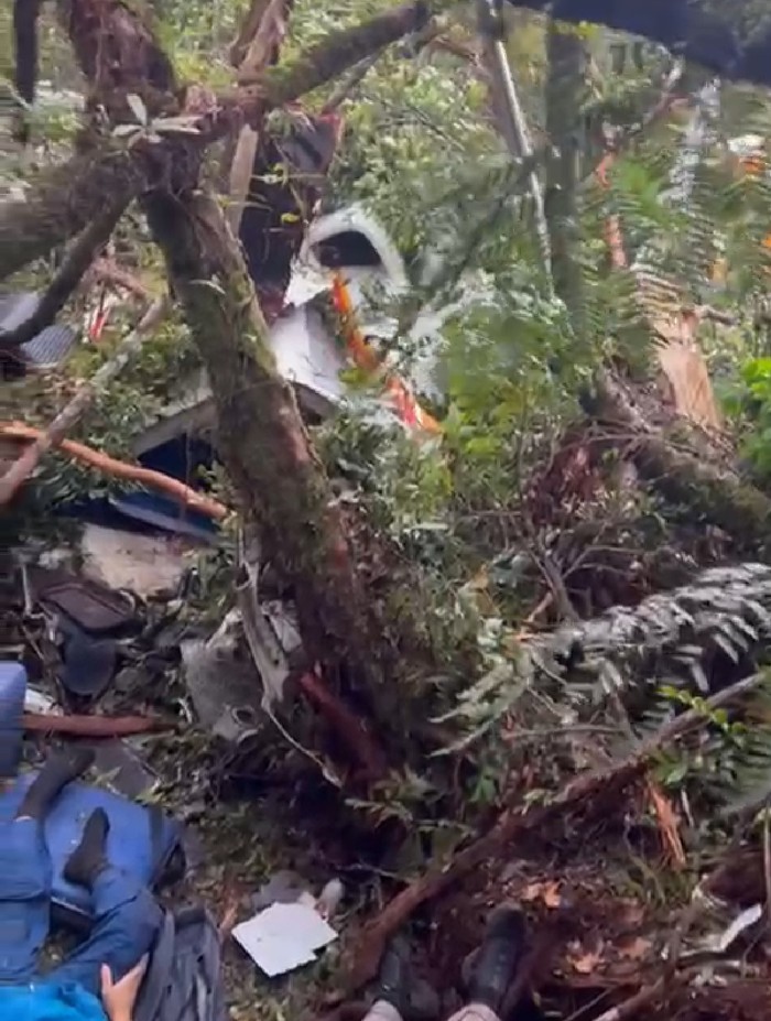 Kondisi Penumpang Heli Rombongan Kapolda Jambi yang Jatuh di Hutan Kondisi Penumpang Heli Rombongan Kapolda Jambi yang Jatuh di Hutan