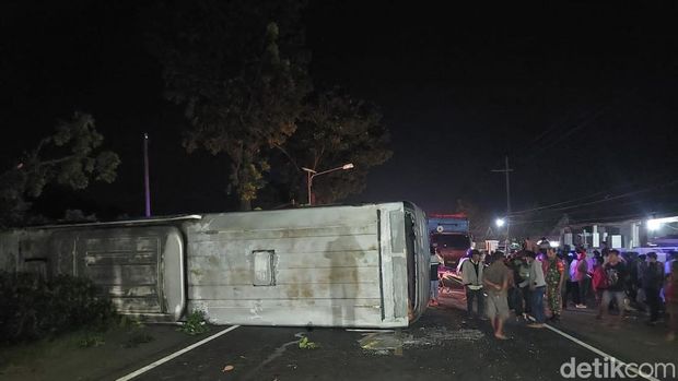 Sederet Kecelakaan Maut yang Libatkan Bus Sugeng Rahayu di Jatim Sejak 2019 Sederet Kecelakaan Maut yang Libatkan Bus Sugeng Rahayu di Jatim Sejak 2019