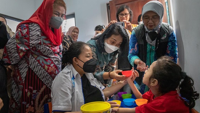 Momen Menteri PPPA Resmikan Ruang Terapi Disabilitas Anak di Semarang