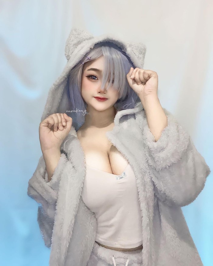 6 Potret Eunike Keyliee, Cosplayer yang Kerap Jadi Korban Body Shaming 6 Potret Eunike Keyliee, Cosplayer yang Kerap Jadi Korban Body Shaming