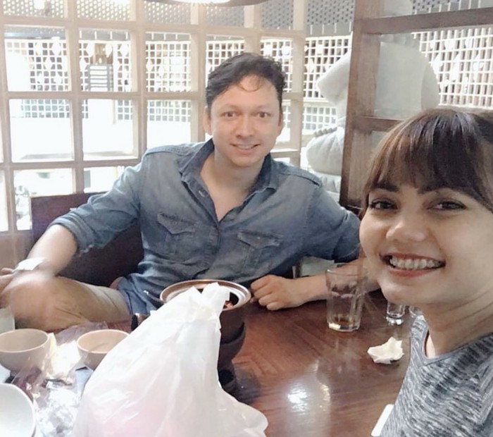Intip Mesranya Rina Nose Saat Masak dan Kulineran Bareng Suami
