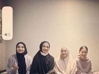 Gaya Nagita Slavina Pakai Hijab Syar'i, Bikin Pangling, Vibes Anak Santri