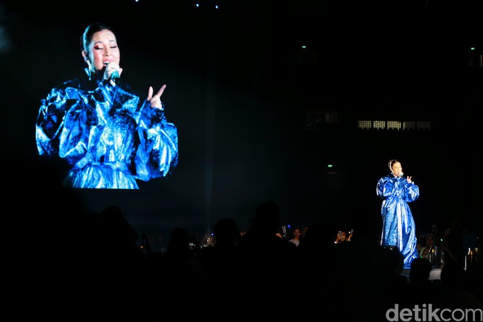 10 Potret Raisa di Panggung Konser Tunggal 'Raisa Live in Concert'