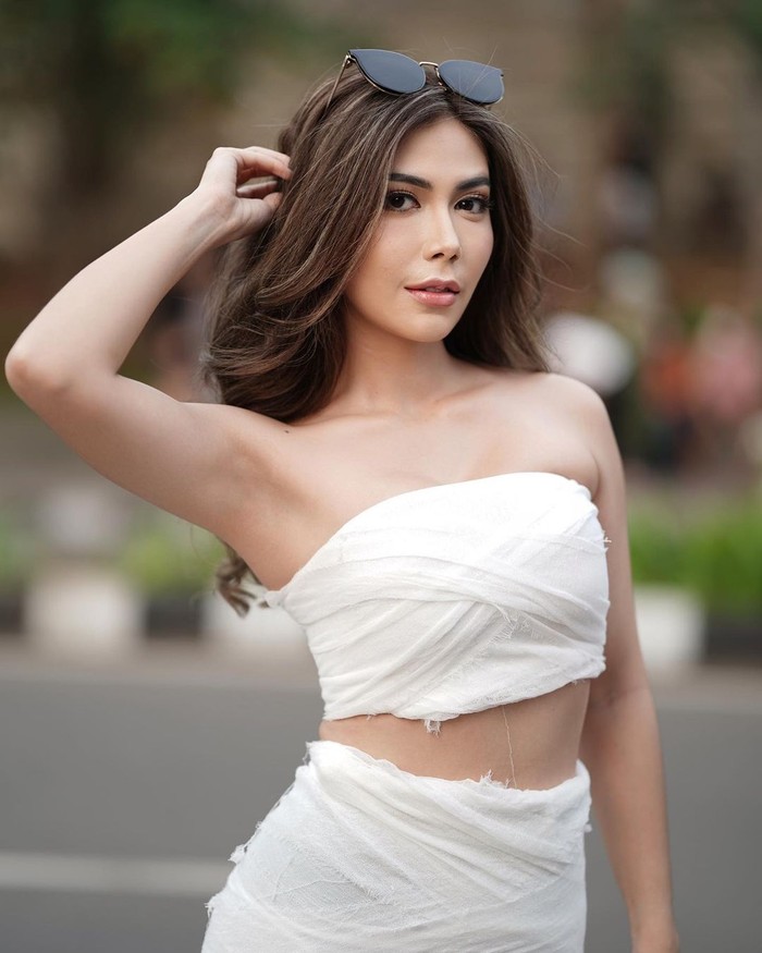 Sporty dan Menarik Jadi Gaya Kimberly Irene Saat Nge-DJ