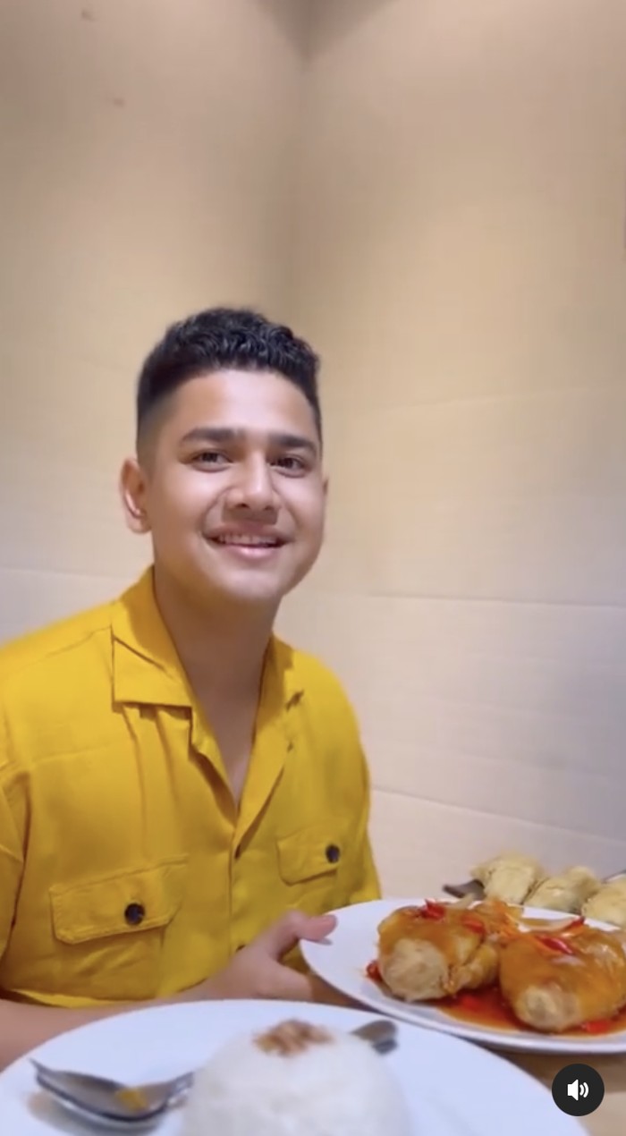 Syakir Daulay Saat Seru-seruan Jadi Tukang Bubur hingga Penjual Warkop