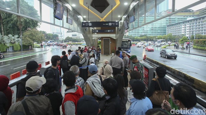 Cegah Pelecehan Seksual, Personel TNI Disiagakan di TransJakarta