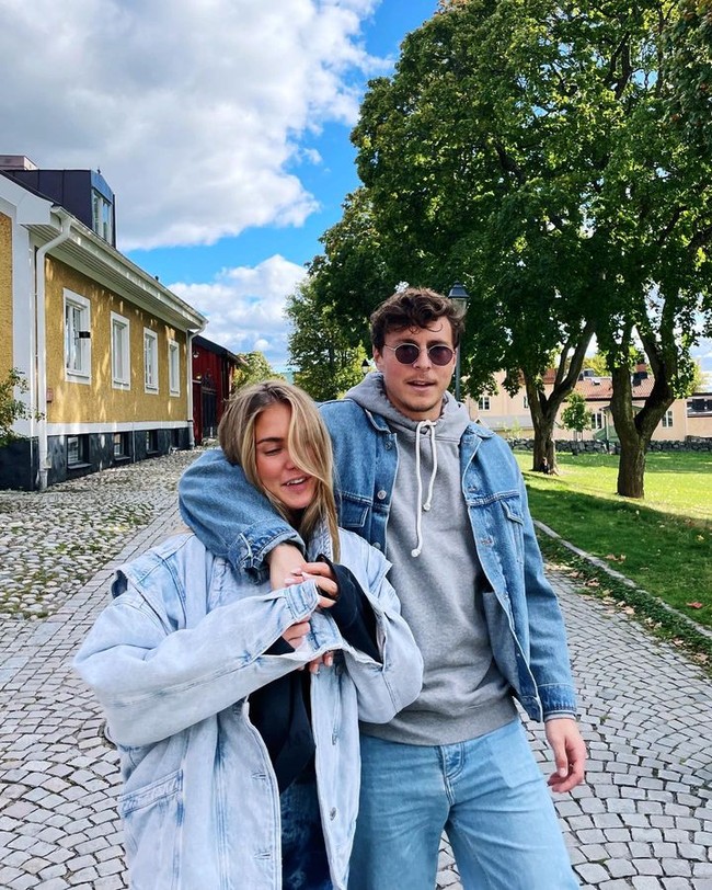 10 Foto Istri Victor Lindelof, Disebut WAGs Terseksi Premier League ...