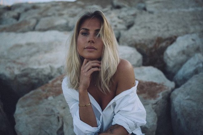 10 Foto Istri Victor Lindelof, Disebut WAGs Terseksi Premier League ...