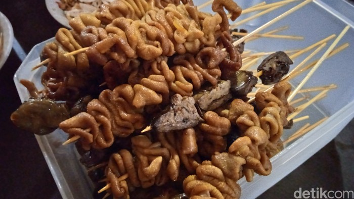 Sarapan Nikmat di Bubur Ayam Sunda Sudirman yang Kondang Sejak 1999