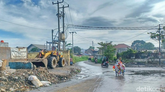 TPS Pasar Baleendah Jadi Kinclong Jelang Kedatangan Jokowi TPS Pasar Baleendah Jadi Kinclong Jelang Kedatangan Jokowi