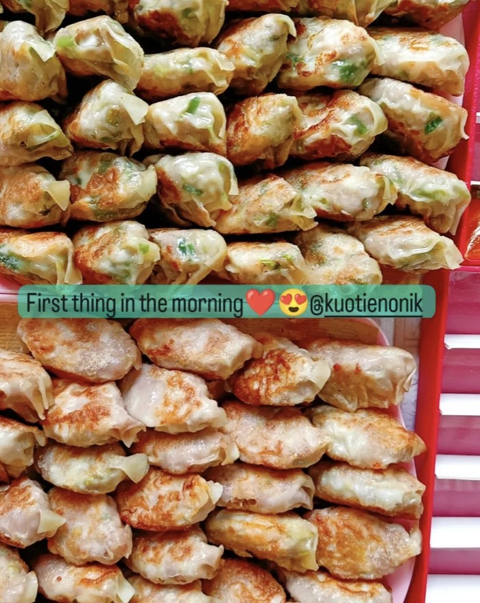 Mantul! 20 Kuotie Isi Ayam yang Gurih Ada di Sini