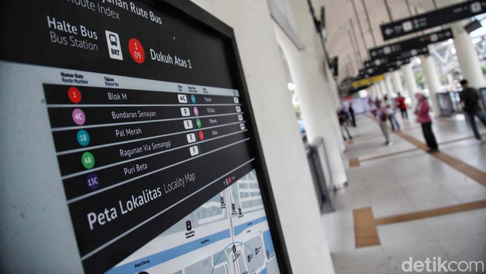 Melihat Suasana di Halte Dukuh Atas 1 yang Beroperasi Kembali