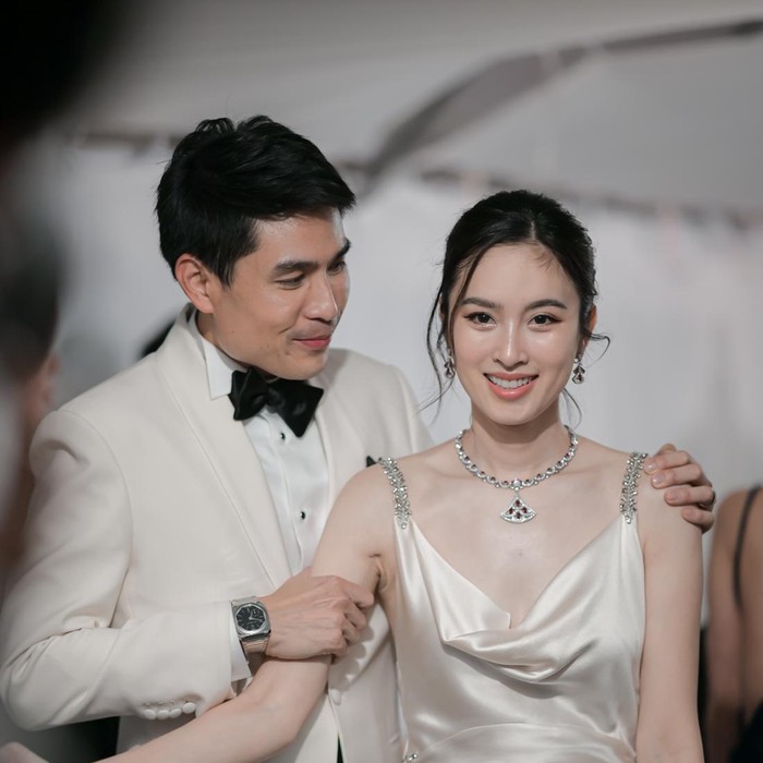 10 Potret Pernikahan Nong Poy dan Suami, Busananya Tembus Rp 8 M