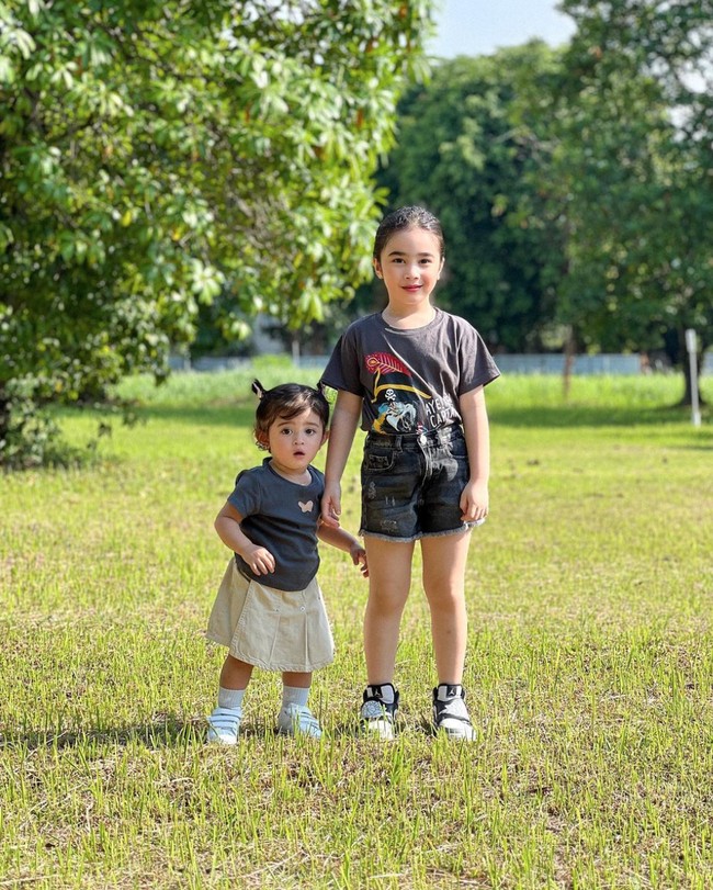 7 Potret Terbaru Baby Guzel Anak Margin & Ali Syakieb, Cantik Bak Boneka Arab