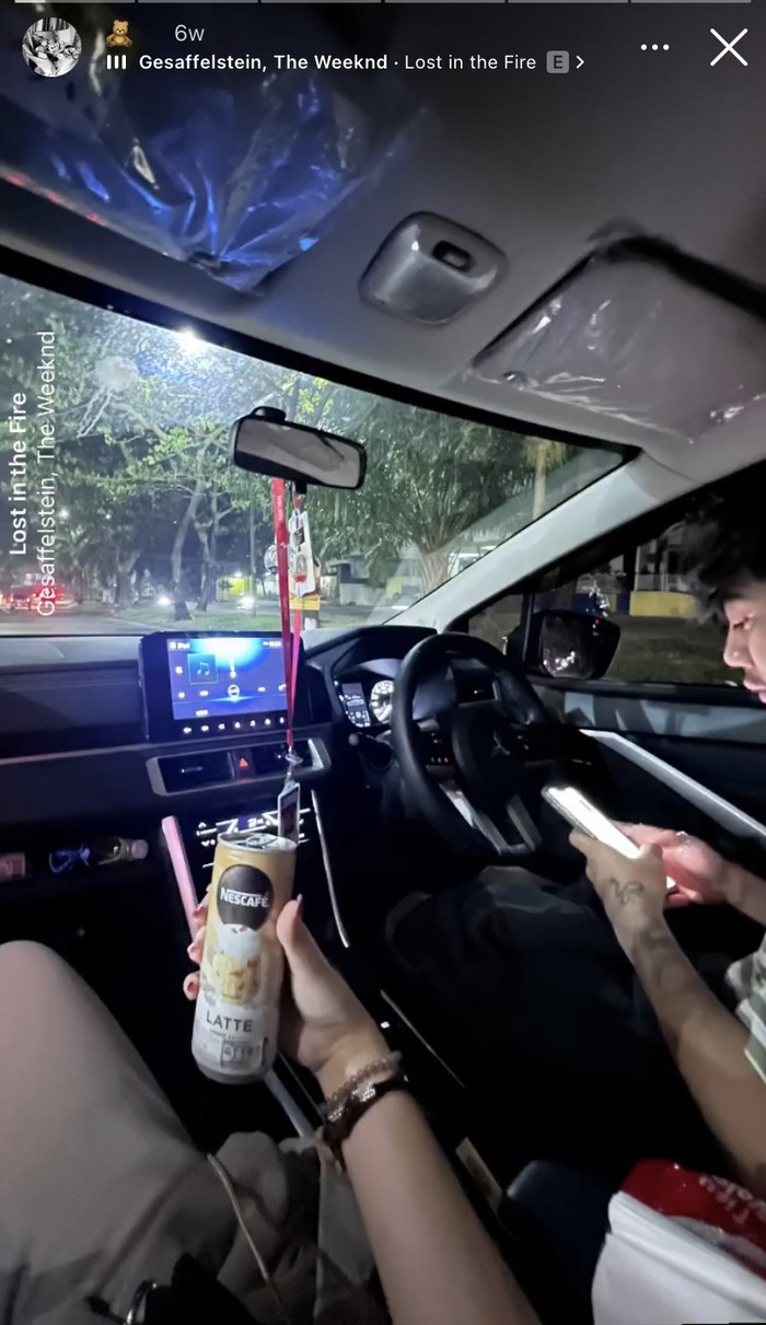 Gaya Ngopi Clara Lasut, Aspri Terbaru Hotman Paris yang Cantik