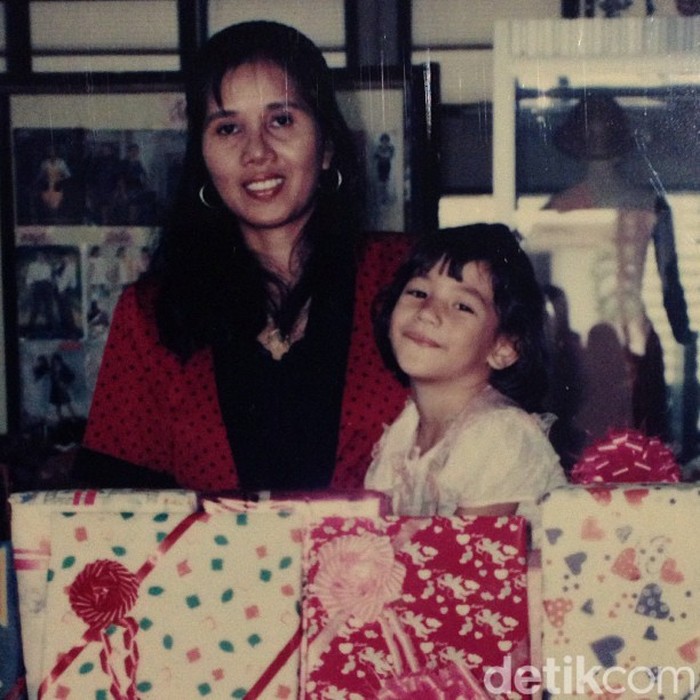 10 Potret Masa Kecil Phuwaryne Keenan, Sudah Tomboy Sebelum Jadi Cowok